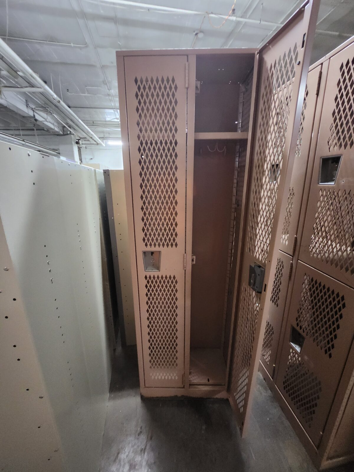 Pre-Owned Lockers – The Locker Guy